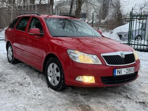 Red Skoda Octavia 2012 in Riga, with an engine capacity of 1.60 L and mileage of 315 thousand km for 3400 €, photo 3 on AUTOMOTO.COM.LV