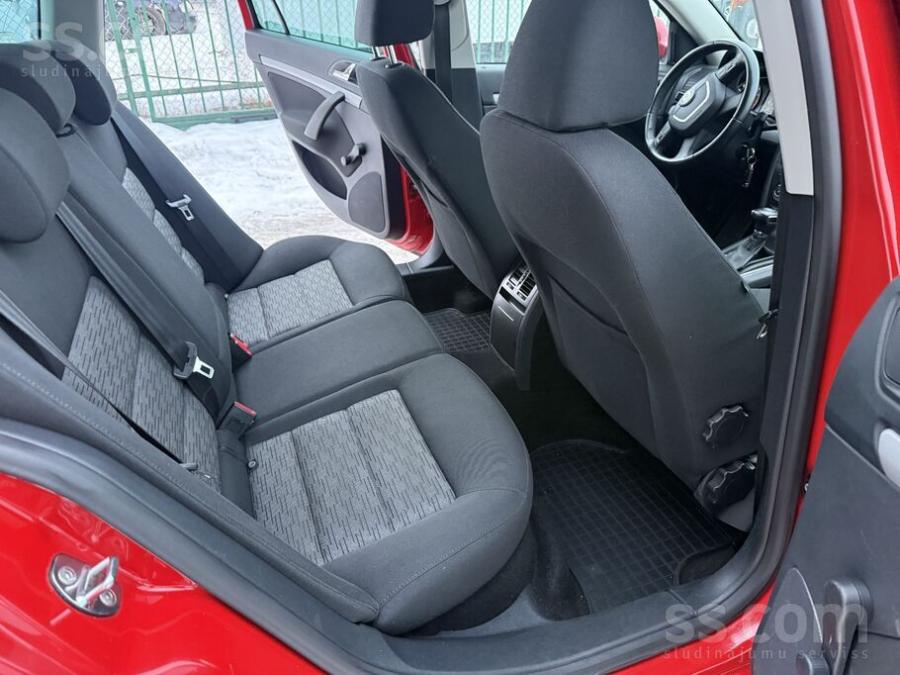 Red Skoda Octavia 2012 in Riga, with an engine capacity of 1.60 L and mileage of 315 thousand km for 3400 €, photo 11 on AUTOMOTO.COM.LV