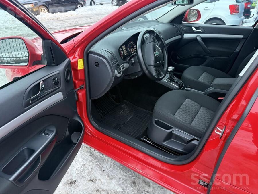Red Skoda Octavia 2012 in Riga, with an engine capacity of 1.60 L and mileage of 315 thousand km for 3400 €, photo 13 on AUTOMOTO.COM.LV