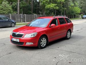Sarkans Skoda Octavia 2012 Rīga, ar dzinēja tilpumu 1.60 L un nobraukumu 340 tūkst. km par 1600 €, foto 3 vietnē AUTOMOTO.COM.LV