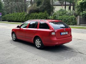 Sarkans Skoda Octavia 2012 Rīga, ar dzinēja tilpumu 1.60 L un nobraukumu 340 tūkst. km par 1600 €, foto 4 vietnē AUTOMOTO.COM.LV