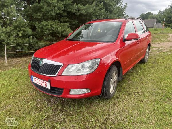 Sarkans Skoda Octavia 2012 Širvintos, ar dzinēja tilpumu 2.00 L un nobraukumu 313 tūkst. km par 3250 €, foto 3 vietnē AUTOMOTO.COM.LV