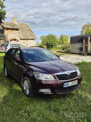 Sarkans Skoda Octavia 2012 Rīga, ar dzinēja tilpumu 2.00 L un nobraukumu 292 tūkst. km par 4200 €, foto 3 vietnē AUTOMOTO.COM.LV