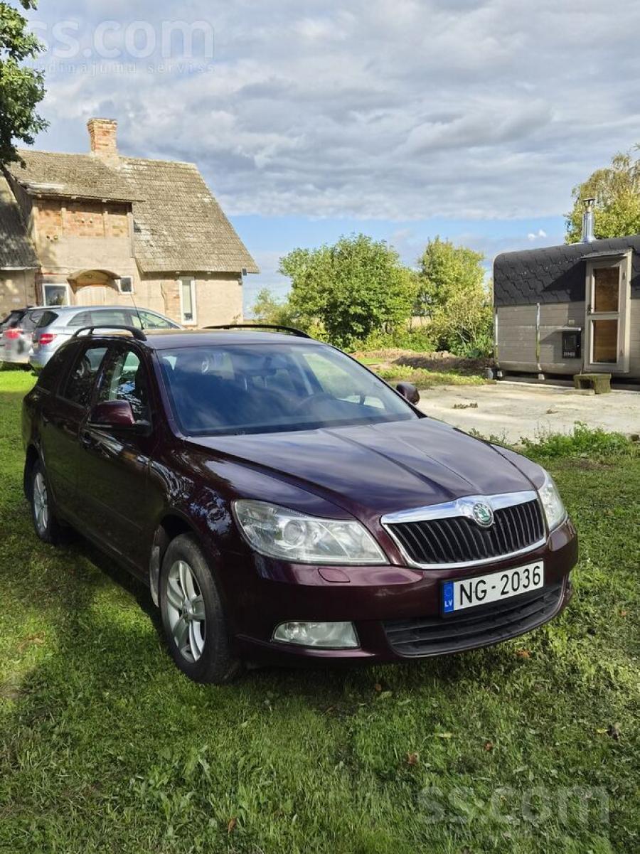 Sarkans Skoda Octavia 2012 Rīga, ar dzinēja tilpumu 2.00 L un nobraukumu 292 tūkst. km par 4200 €, foto 3 vietnē AUTOMOTO.COM.LV