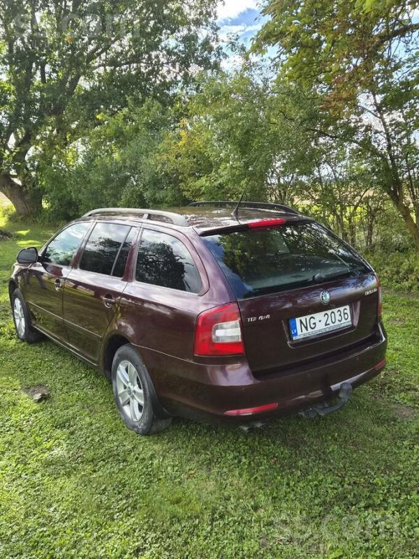 Красный Шкода Октавия 2012 в Рига, объемом двигателя 2.00 л и пробегом 292 тыс. км за 4200 €, фото 5 на AUTOMOTO.COM.LV