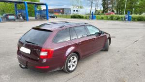 Red Skoda Octavia 2013 in Kaunas, with an engine capacity of 1.40 L and mileage of 302 thousand km for 5555 €, photo 13 on AUTOMOTO.COM.LV