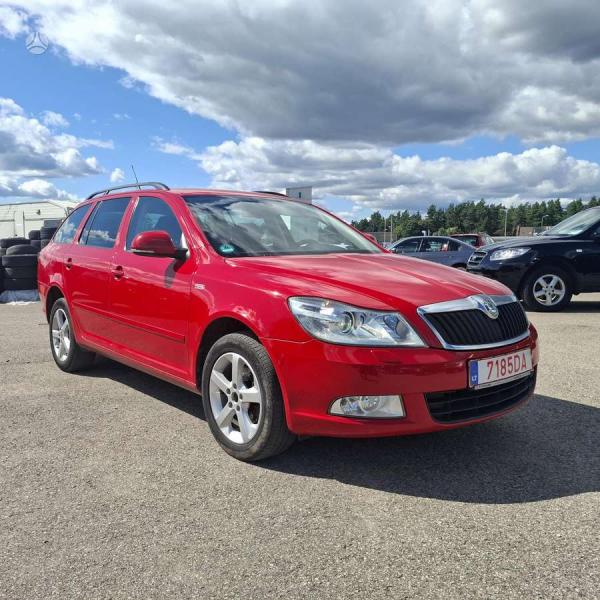 Red Skoda Octavia 2013 in Utena, with an engine capacity of 1.97 L and mileage of 345 thousand km for 3800 €, photo 1 on AUTOMOTO.COM.LV
