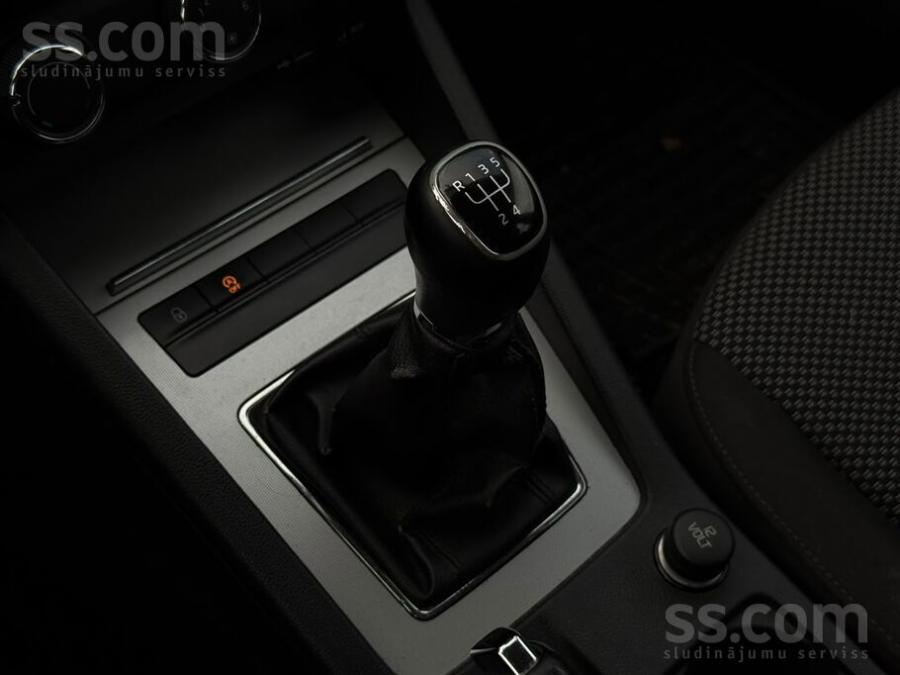 Sarkans Skoda Octavia 2013 Rīga, ar dzinēja tilpumu 1.60 L un nobraukumu 0 tūkst. km par 2290 €, foto 15 vietnē AUTOMOTO.COM.LV