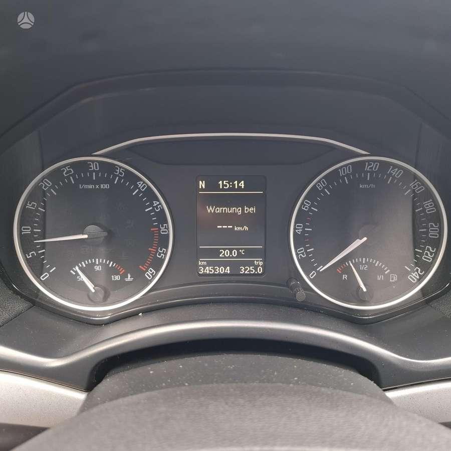 Red Skoda Octavia 2013 in Utena, with an engine capacity of 1.97 L and mileage of 345 thousand km for 3800 €, photo 8 on AUTOMOTO.COM.LV
