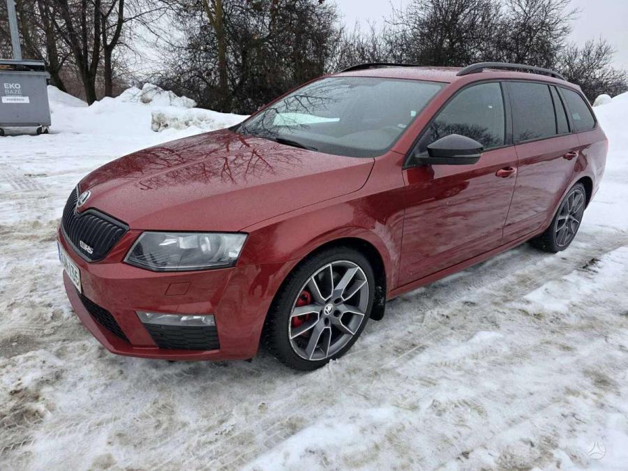Red Skoda Octavia 2014 in Vilnius, with an engine capacity of 1.97 L and mileage of 326 thousand km for 7900 €, photo 1 on AUTOMOTO.COM.LV