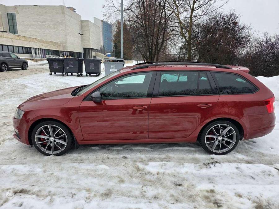 Red Skoda Octavia 2014 in Vilnius, with an engine capacity of 1.97 L and mileage of 326 thousand km for 7900 €, photo 4 on AUTOMOTO.COM.LV