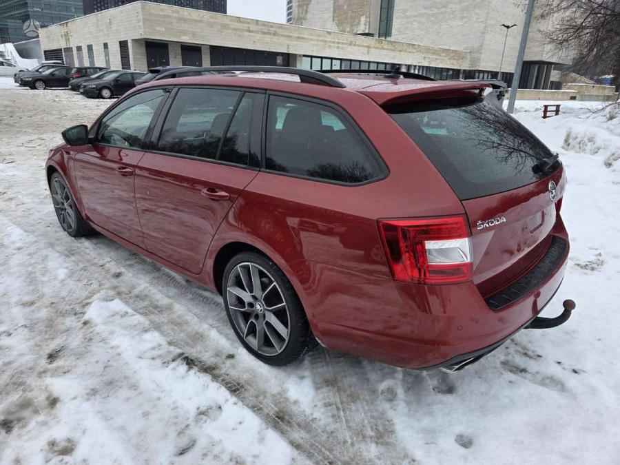 Red Skoda Octavia 2014 in Vilnius, with an engine capacity of 1.97 L and mileage of 326 thousand km for 7900 €, photo 5 on AUTOMOTO.COM.LV