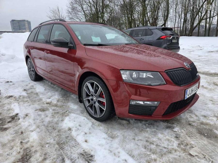 Red Skoda Octavia 2014 in Vilnius, with an engine capacity of 1.97 L and mileage of 326 thousand km for 7900 €, photo 10 on AUTOMOTO.COM.LV