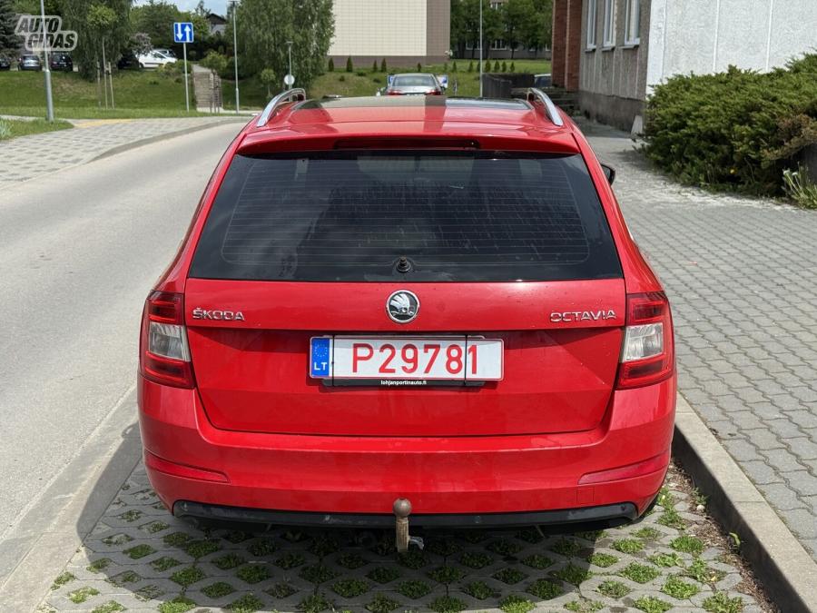 Red Skoda Octavia 2014 in Ukmerge, with an engine capacity of 2.00 L and mileage of 362 thousand km for 3950 €, photo 5 on AUTOMOTO.COM.LV