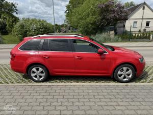 Red Skoda Octavia 2014 in Ukmerge, with an engine capacity of 2.00 L and mileage of 362 thousand km for 3950 €, photo 7 on AUTOMOTO.COM.LV