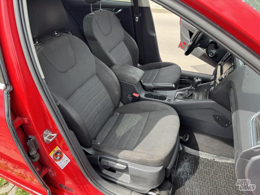 Red Skoda Octavia 2014 in Ukmerge, with an engine capacity of 2.00 L and mileage of 362 thousand km for 3950 €, photo 11 on AUTOMOTO.COM.LV