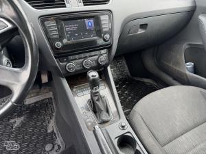 Red Skoda Octavia 2014 in Ukmerge, with an engine capacity of 2.00 L and mileage of 362 thousand km for 3950 €, photo 12 on AUTOMOTO.COM.LV