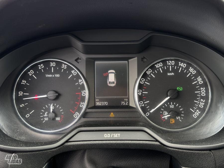Red Skoda Octavia 2014 in Ukmerge, with an engine capacity of 2.00 L and mileage of 362 thousand km for 3950 €, photo 13 on AUTOMOTO.COM.LV
