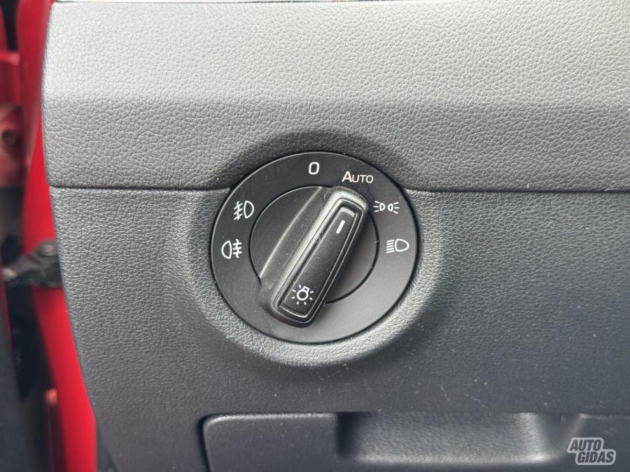 Red Skoda Octavia 2014 in Ukmerge, with an engine capacity of 2.00 L and mileage of 362 thousand km for 3950 €, photo 17 on AUTOMOTO.COM.LV