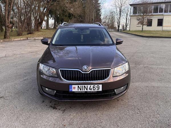 Red Skoda Octavia 2014 in Silale, with an engine capacity of 1.60 L and mileage of 325 thousand km for 4700 €, photo 1 on AUTOMOTO.COM.LV