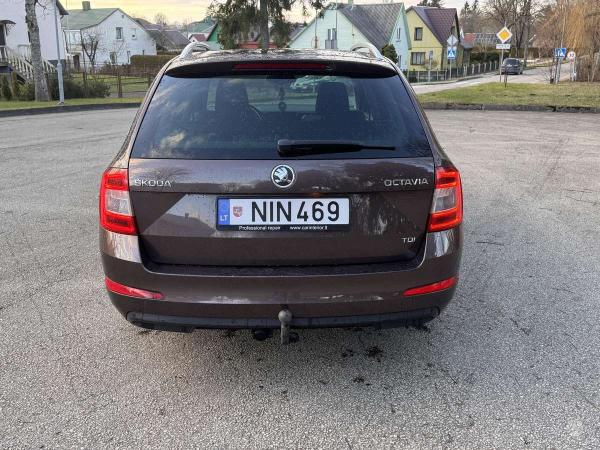 Red Skoda Octavia 2014 in Silale, with an engine capacity of 1.60 L and mileage of 325 thousand km for 4700 €, photo 4 on AUTOMOTO.COM.LV