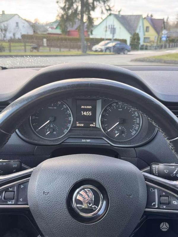Red Skoda Octavia 2014 in Silale, with an engine capacity of 1.60 L and mileage of 325 thousand km for 4700 €, photo 8 on AUTOMOTO.COM.LV
