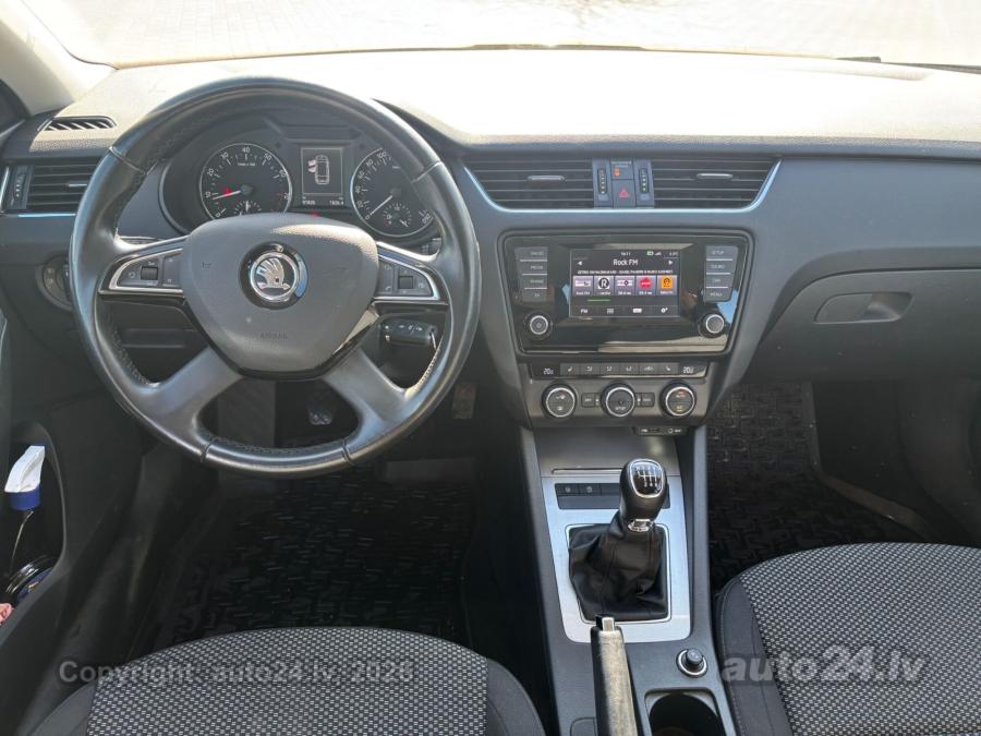 Sarkans Skoda Octavia 2015 Tartu, ar dzinēja tilpumu 1.40 L un nobraukumu 92 tūkst. km par 9000 €, foto 11 vietnē AUTOMOTO.COM.LV
