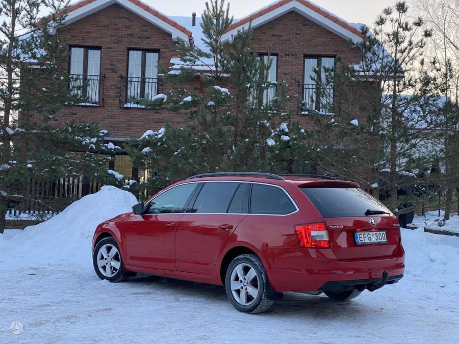 Red Skoda Octavia 2016 in Klaipeda, with an engine capacity of 1.97 L and mileage of 290 thousand km for 5000 €, photo 3 on AUTOMOTO.COM.LV