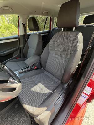 Red Skoda Octavia 2016 in Tallinn, with an engine capacity of 1.40 L and mileage of 138 thousand km for 8000 €, photo 7 on AUTOMOTO.COM.LV