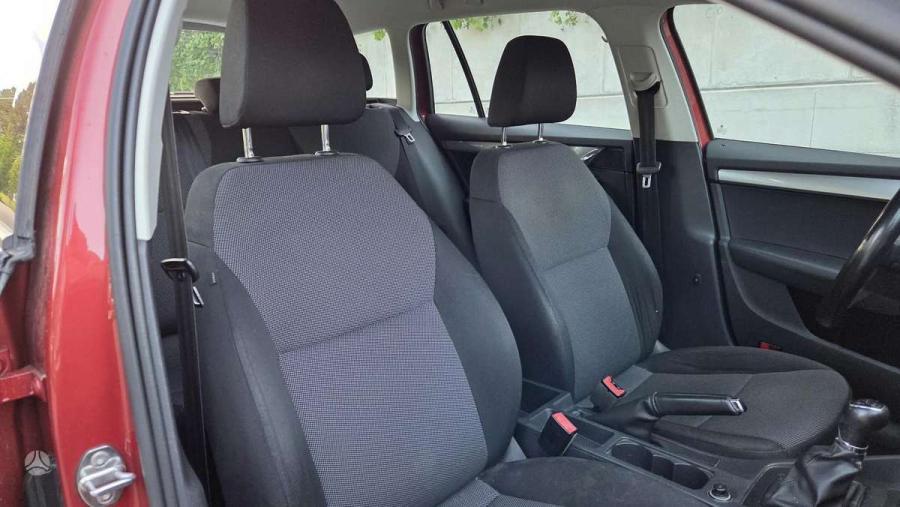 Sarkans Skoda Octavia 2016 Ukmergė, ar dzinēja tilpumu 1.20 L un nobraukumu 216 tūkst. km par 5400 €, foto 9 vietnē AUTOMOTO.COM.LV