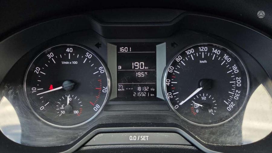 Sarkans Skoda Octavia 2016 Ukmergė, ar dzinēja tilpumu 1.20 L un nobraukumu 216 tūkst. km par 5400 €, foto 12 vietnē AUTOMOTO.COM.LV