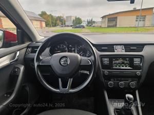 Red Skoda Octavia 2017 in Paide, with an engine capacity of 1.00 L and mileage of 136 thousand km for 6990 €, photo 8 on AUTOMOTO.COM.LV