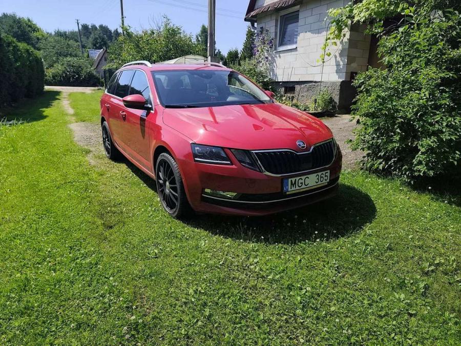 Red Skoda Octavia 2018 in Elektrenai, with an engine capacity of 1.60 L and mileage of 217 thousand km for 12000 €, photo 1 on AUTOMOTO.COM.LV