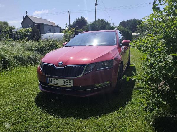Red Skoda Octavia 2018 in Elektrenai, with an engine capacity of 1.60 L and mileage of 217 thousand km for 12000 €, photo 2 on AUTOMOTO.COM.LV