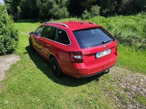 Red Skoda Octavia 2018 in Elektrenai, with an engine capacity of 1.60 L and mileage of 217 thousand km for 12000 €, photo 4 on AUTOMOTO.COM.LV