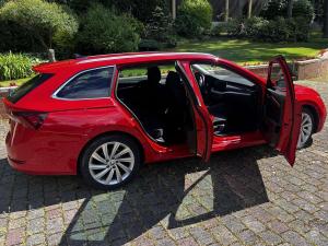 Red Skoda Octavia 2021 in Vilnius, with an engine capacity of 1.97 L and mileage of 217 thousand km for 13099 €, photo 8 on AUTOMOTO.COM.LV