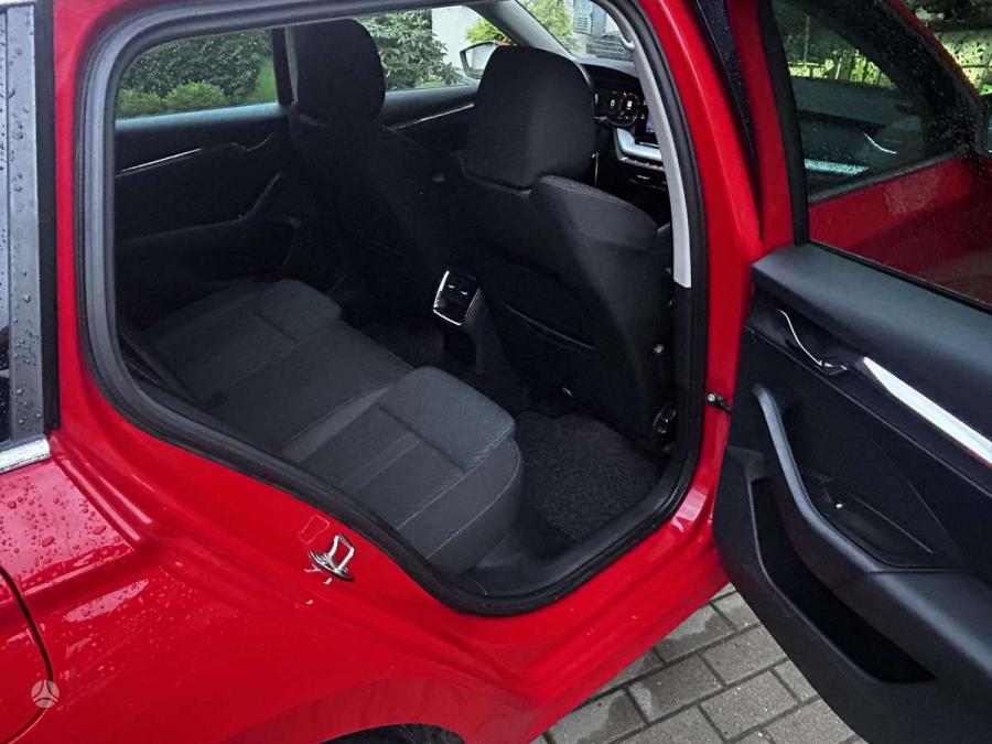 Red Skoda Octavia 2021 in Vilnius, with an engine capacity of 1.97 L and mileage of 217 thousand km for 13099 €, photo 9 on AUTOMOTO.COM.LV