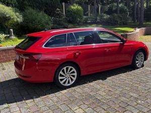 Red Skoda Octavia 2021 in Vilnius, with an engine capacity of 1.97 L and mileage of 217 thousand km for 13099 €, photo 11 on AUTOMOTO.COM.LV
