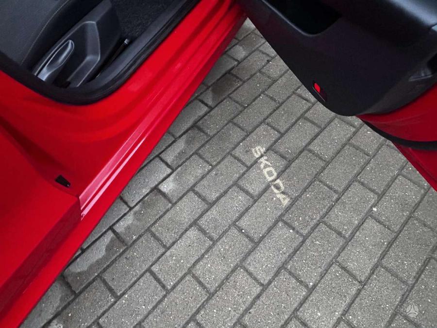 Red Skoda Octavia 2021 in Vilnius, with an engine capacity of 1.97 L and mileage of 217 thousand km for 13099 €, photo 43 on AUTOMOTO.COM.LV