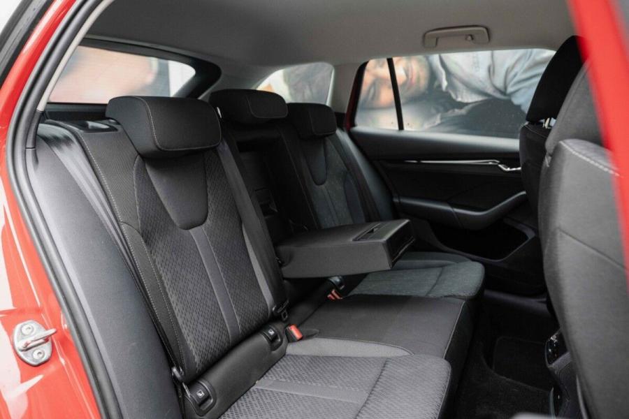 Красный Шкода Октавия 2023 в Пеэтри, объемом двигателя 2.00 л и пробегом 132 тыс. км за 19200 €, фото 17 на AUTOMOTO.COM.LV