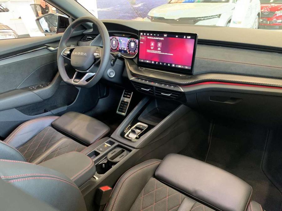 Red Skoda Octavia 2026 in Kaunas, with an engine capacity of 1.98 L and mileage of 0 thousand km for 39440 €, photo 31 on AUTOMOTO.COM.LV