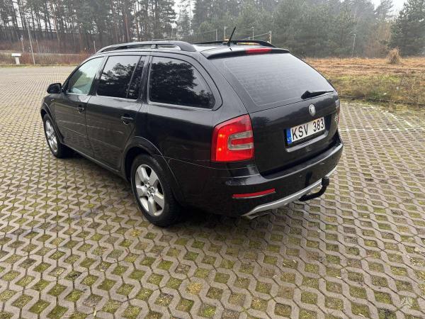 Black Skoda Octavia Scout 2008 in Varena, with an engine capacity of 1.97 L and mileage of 325 thousand km for 5200 €, photo 4 on AUTOMOTO.COM.LV