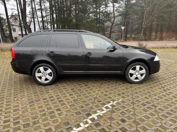Black Skoda Octavia Scout 2008 in Varena, with an engine capacity of 1.97 L and mileage of 325 thousand km for 5200 €, photo 9 on AUTOMOTO.COM.LV