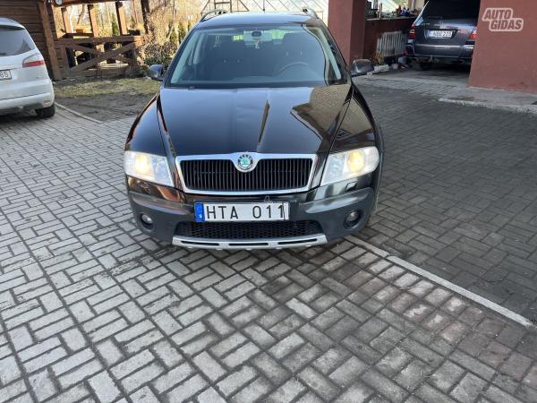 Black Skoda Octavia Scout 2008 in Siauliai, with an engine capacity of 2.00 L and mileage of 301 thousand km for 2950 €, photo 2 on AUTOMOTO.COM.LV
