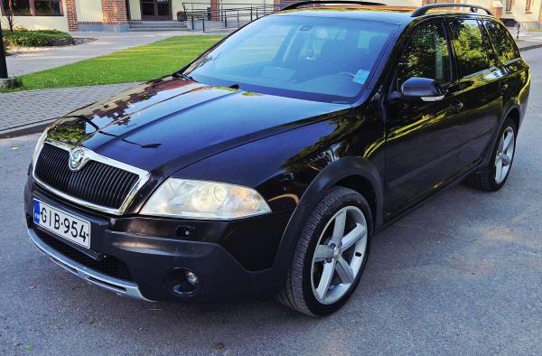Black Skoda Octavia Scout 2008 in Klaipeda, with an engine capacity of 2.00 L and mileage of 267 thousand km for 3500 €, photo 3 on AUTOMOTO.COM.LV