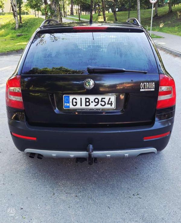 Black Skoda Octavia Scout 2008 in Klaipeda, with an engine capacity of 2.00 L and mileage of 267 thousand km for 3500 €, photo 4 on AUTOMOTO.COM.LV