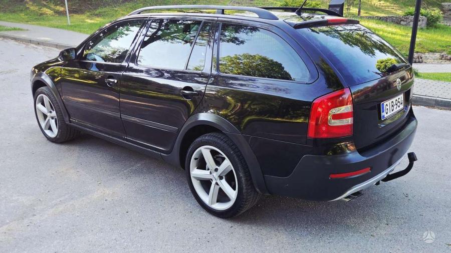 Melns Skoda Octavia Scout 2008 Klaipėda, ar dzinēja tilpumu 2.00 L un nobraukumu 267 tūkst. km par 3500 €, foto 7 vietnē AUTOMOTO.COM.LV