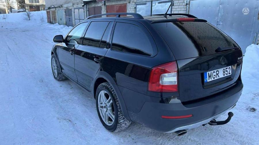 Melns Skoda Octavia Scout 2009 Telšiai, ar dzinēja tilpumu 2.00 L un nobraukumu 356 tūkst. km par 3900 €, foto 1 vietnē AUTOMOTO.COM.LV