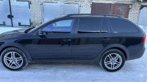 Melns Skoda Octavia Scout 2009 Telšiai, ar dzinēja tilpumu 2.00 L un nobraukumu 356 tūkst. km par 3900 €, foto 24 vietnē AUTOMOTO.COM.LV