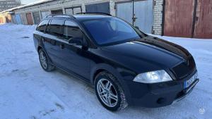Melns Skoda Octavia Scout 2009 Telšiai, ar dzinēja tilpumu 2.00 L un nobraukumu 356 tūkst. km par 3900 €, foto 28 vietnē AUTOMOTO.COM.LV